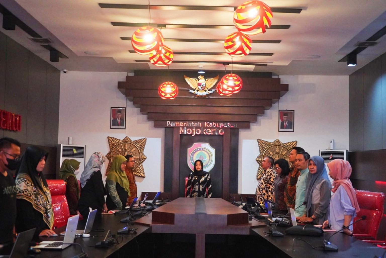 ASN Pemkab Mojokerto Ikuti Bimtek Pengelolaan Kinerja ASN dengan SUHITA ... ASN Pemkab Mojokerto Ikuti Bimtek Pengelolaan Kinerja ASN dengan SUHITA ...